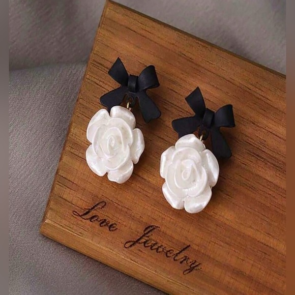 Jewelry | New Elegant White Camilla Flower Earrings With Black Bow ...